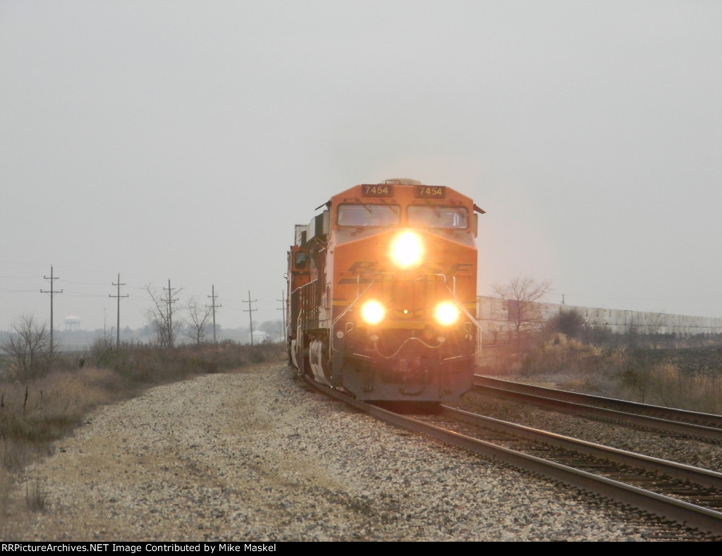 BNSF 7454